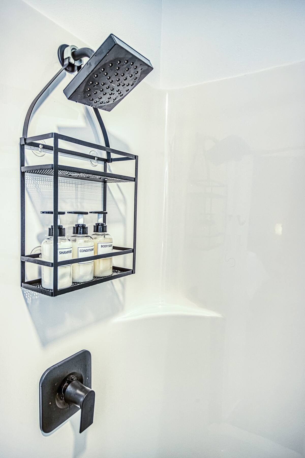 Dungeness Lighthouse Room | Dungeness Valley Inn - Dungeness Valley Inn